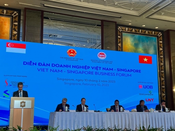 Standard Chartered khẳng định cam kết hỗ trợ tăng cường quan hệ đầu tư thương mại giữa Việt Nam ...